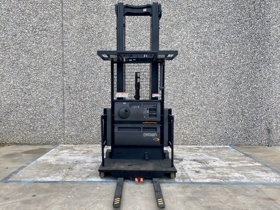 Used Crown SP3500 Order Picker | Used Crown Man Lift